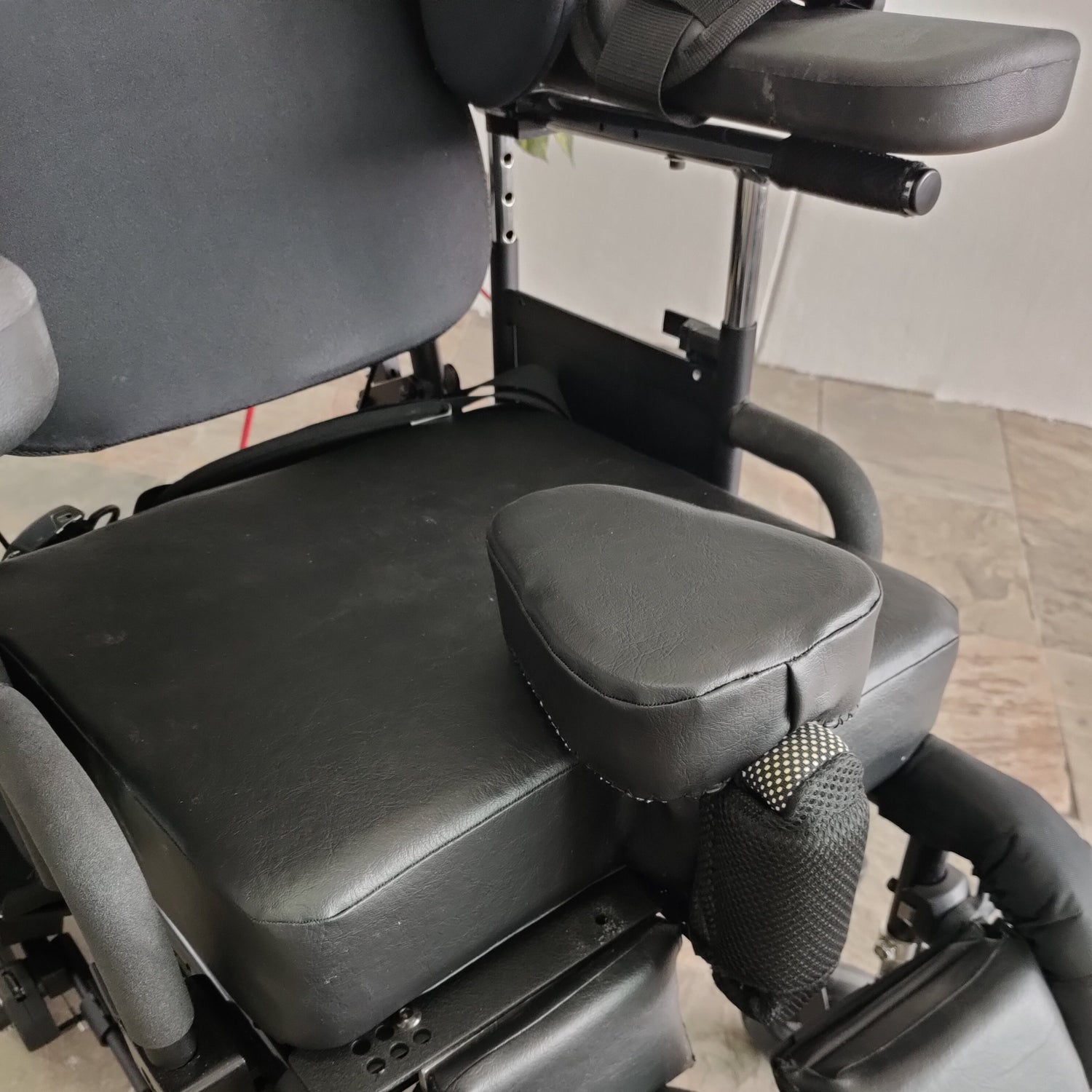 Custom Made Abductor (Pommel) / Medial Thigh Support - DNR Wheels